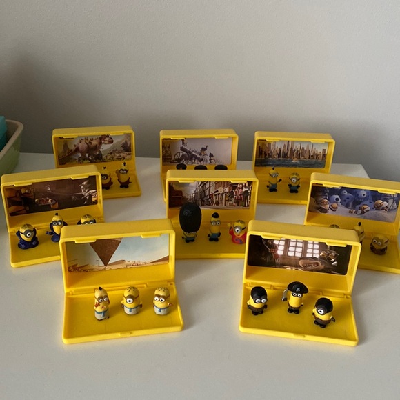 Minions | Toys | Minions Micro Playset Lot Of 8 | Poshmark